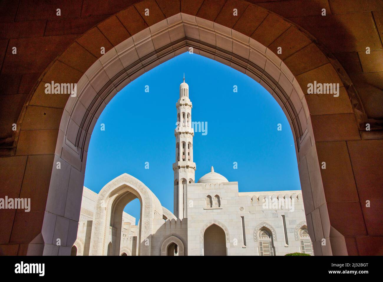 Tour sultan qaboos mosque hi-res stock photography and images - Alamy