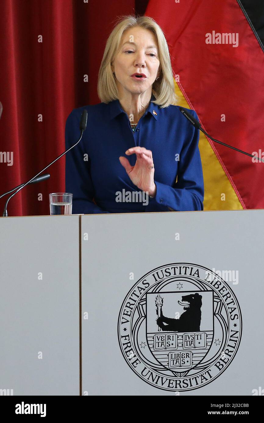 Amy gutmann hi-res stock photography and images - Alamy