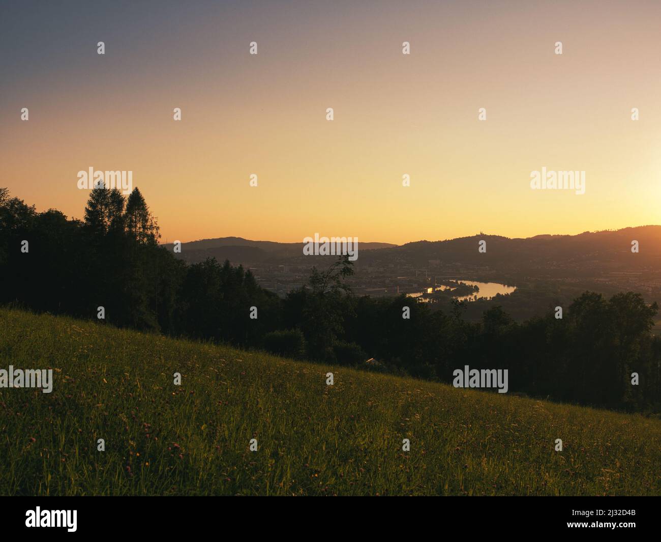 Landscape photo of the city of Linz by the Danube from a distance ...