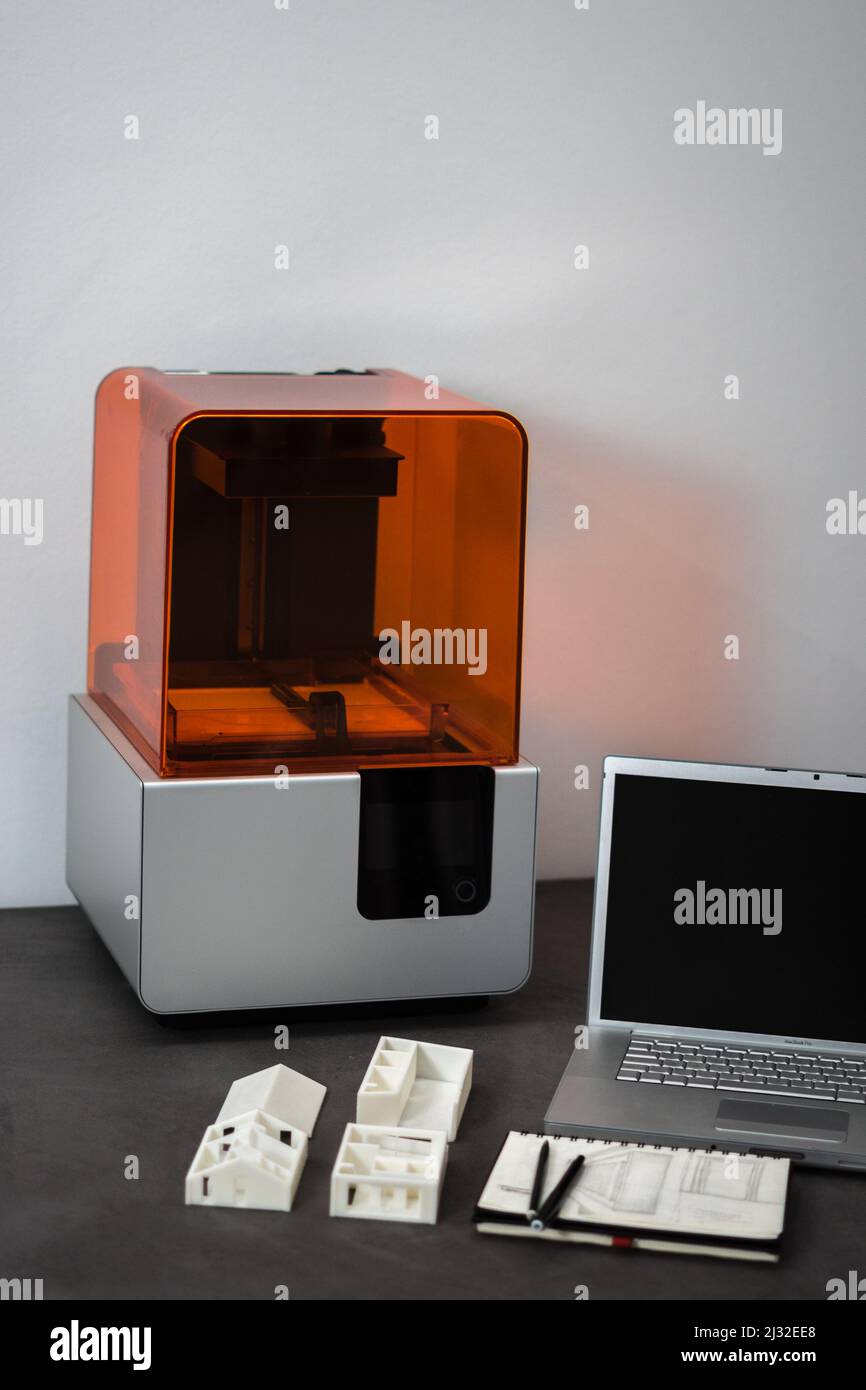 A 3D printer laptop mass model on an office table Stock Photo - Alamy