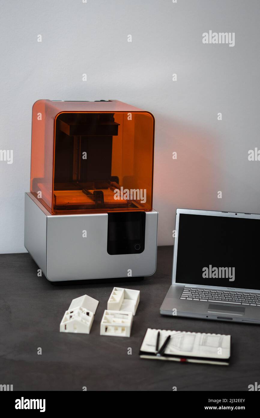 A 3D printer laptop mass model on an office table Stock Photo - Alamy