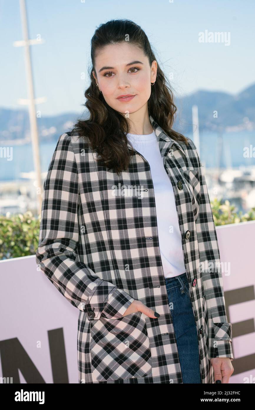 Marilou Aussilloux attends the Jeux D’Influence, Les Combattantes ...