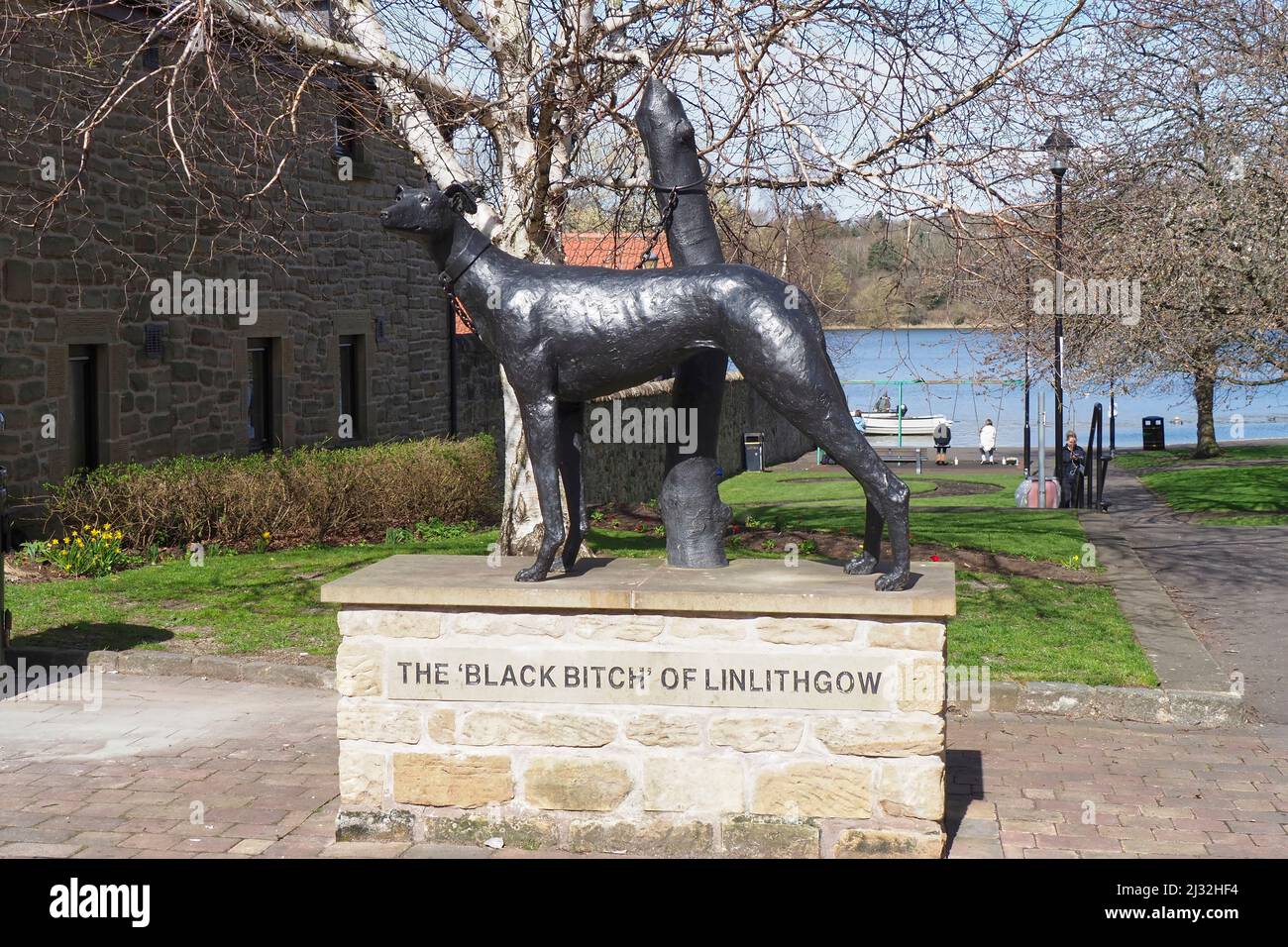 the Black Bitch of Linlingow canine statue by sculptor David Annand ...