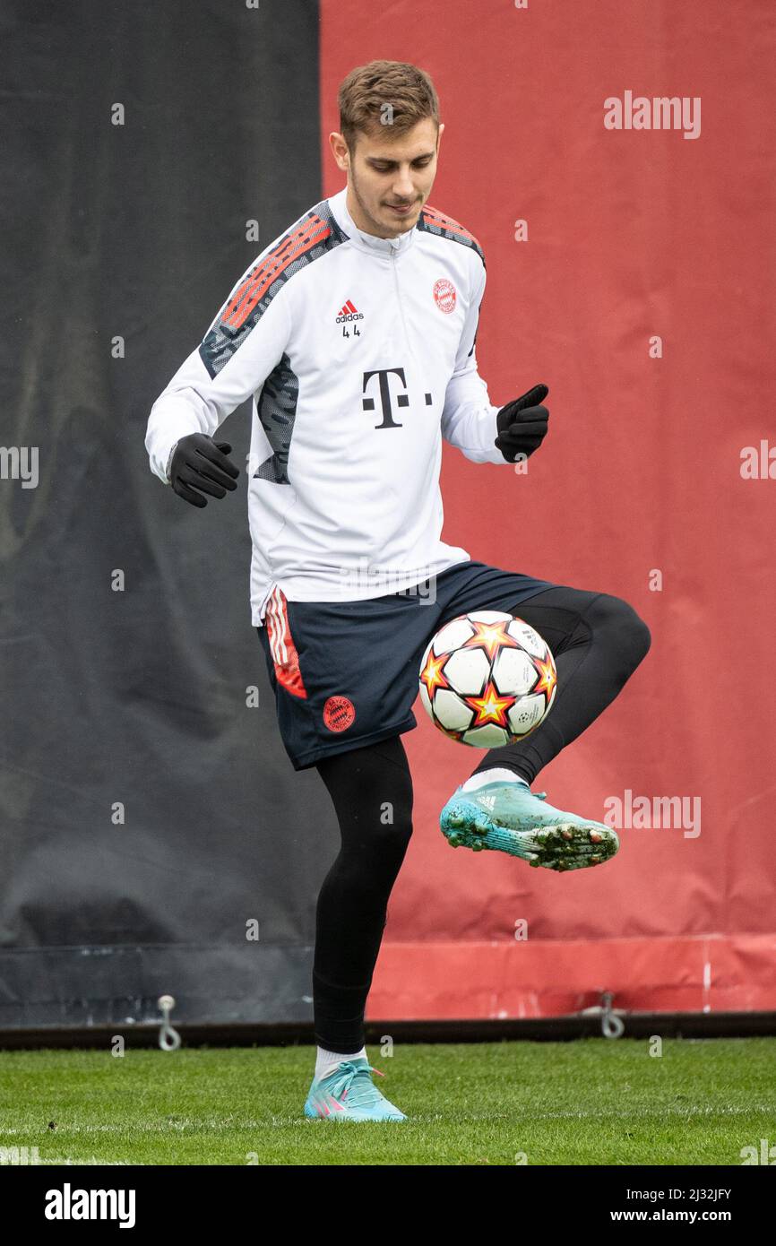 Munich, Germany. 05th Apr, 2022. Soccer: Champions League, FC ...