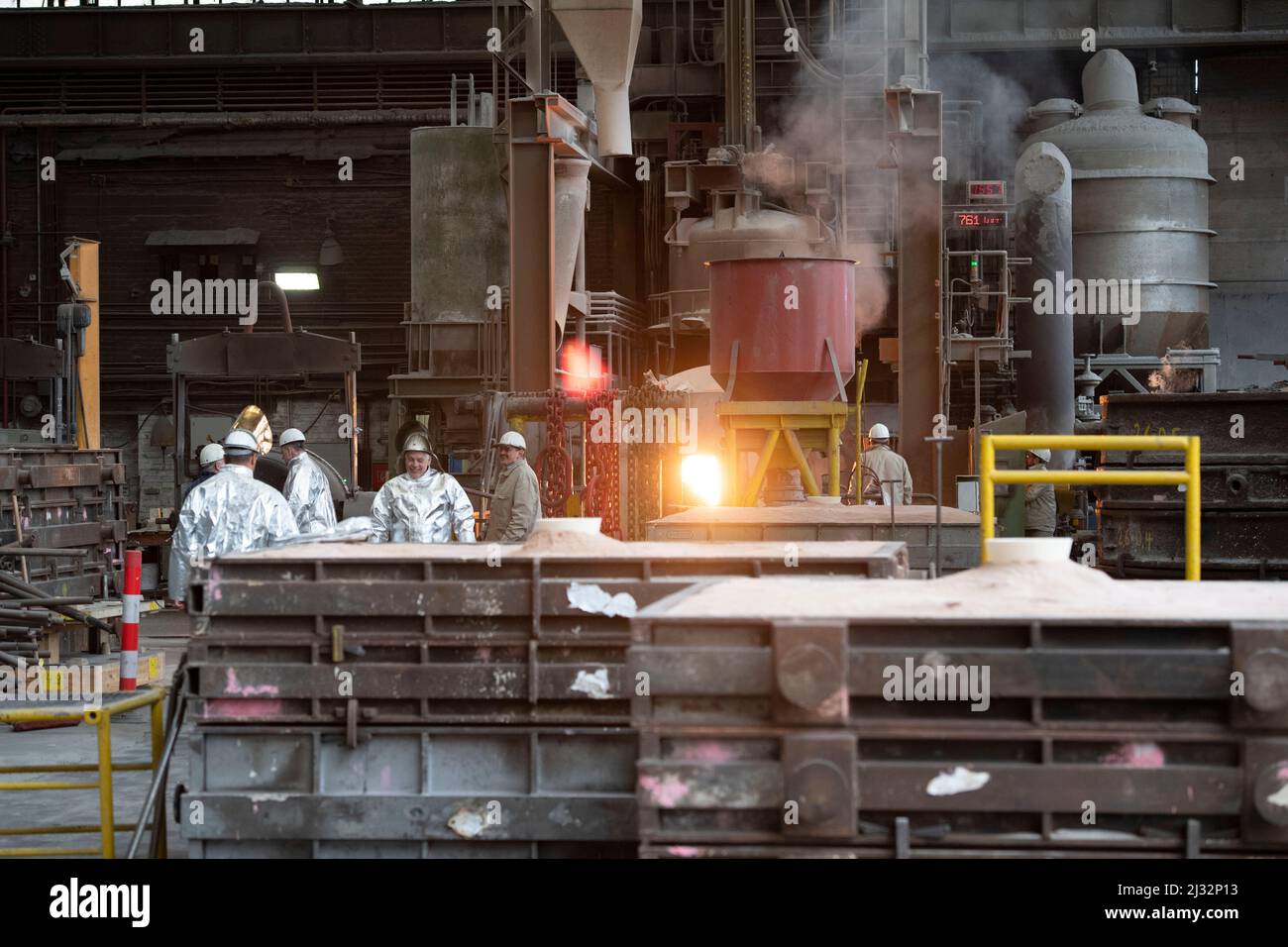 Steel workers at the steel casting, blast furnace, steel melt, visit of Federal Chancellor Olaf ...
