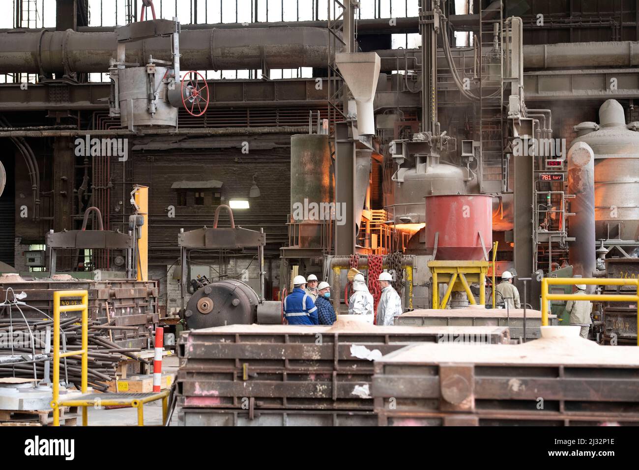 Steel workers at the steel casting, blast furnace, steel melt, visit of Federal Chancellor Olaf ...