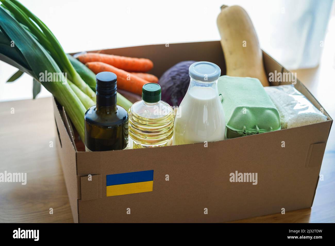 Food box for ukrainian war refugees - Humanitarian help and aid concept ...