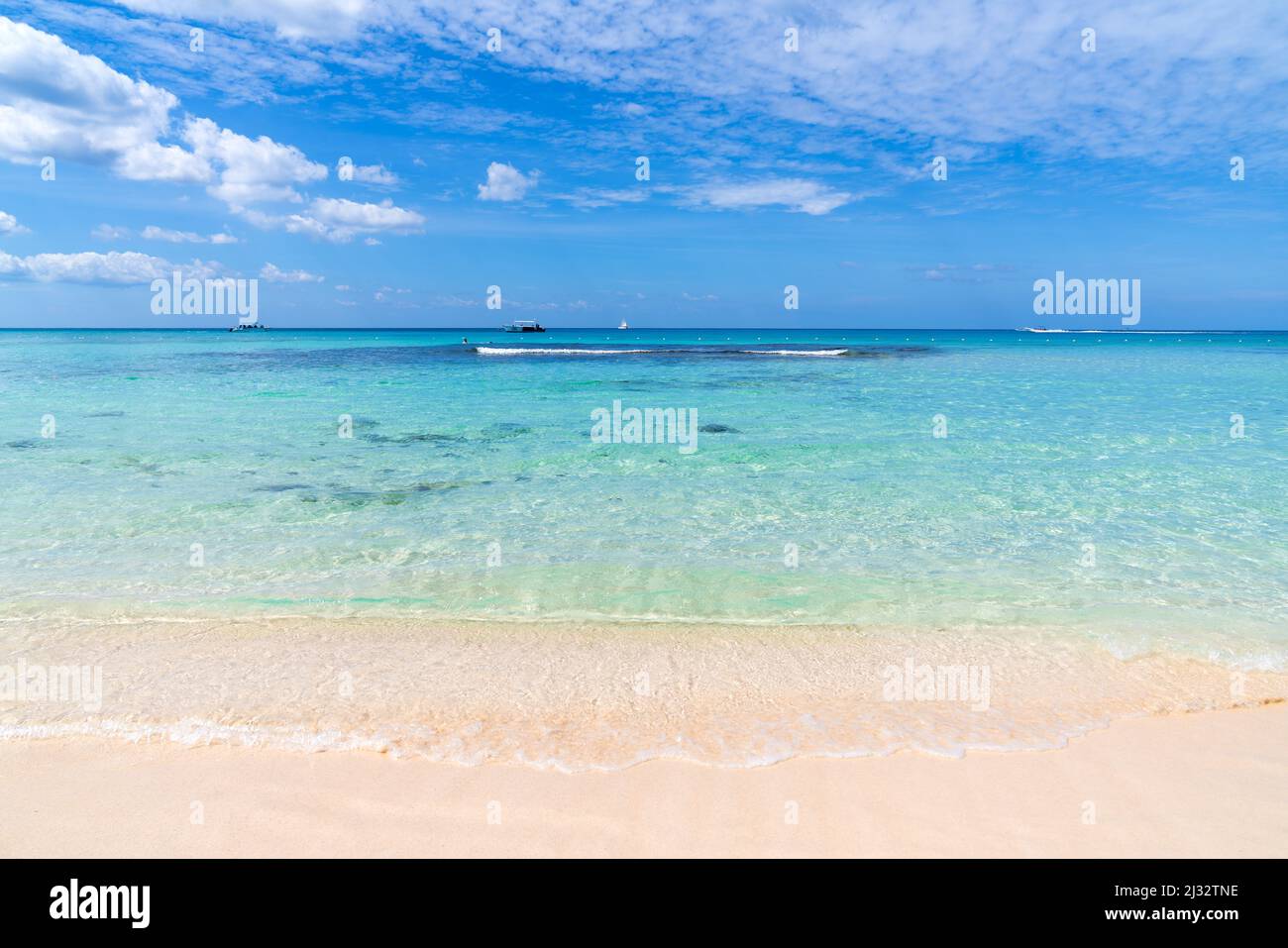 Exotic sea beach with beautiful turquoise wave. Sea wave on the sand ...
