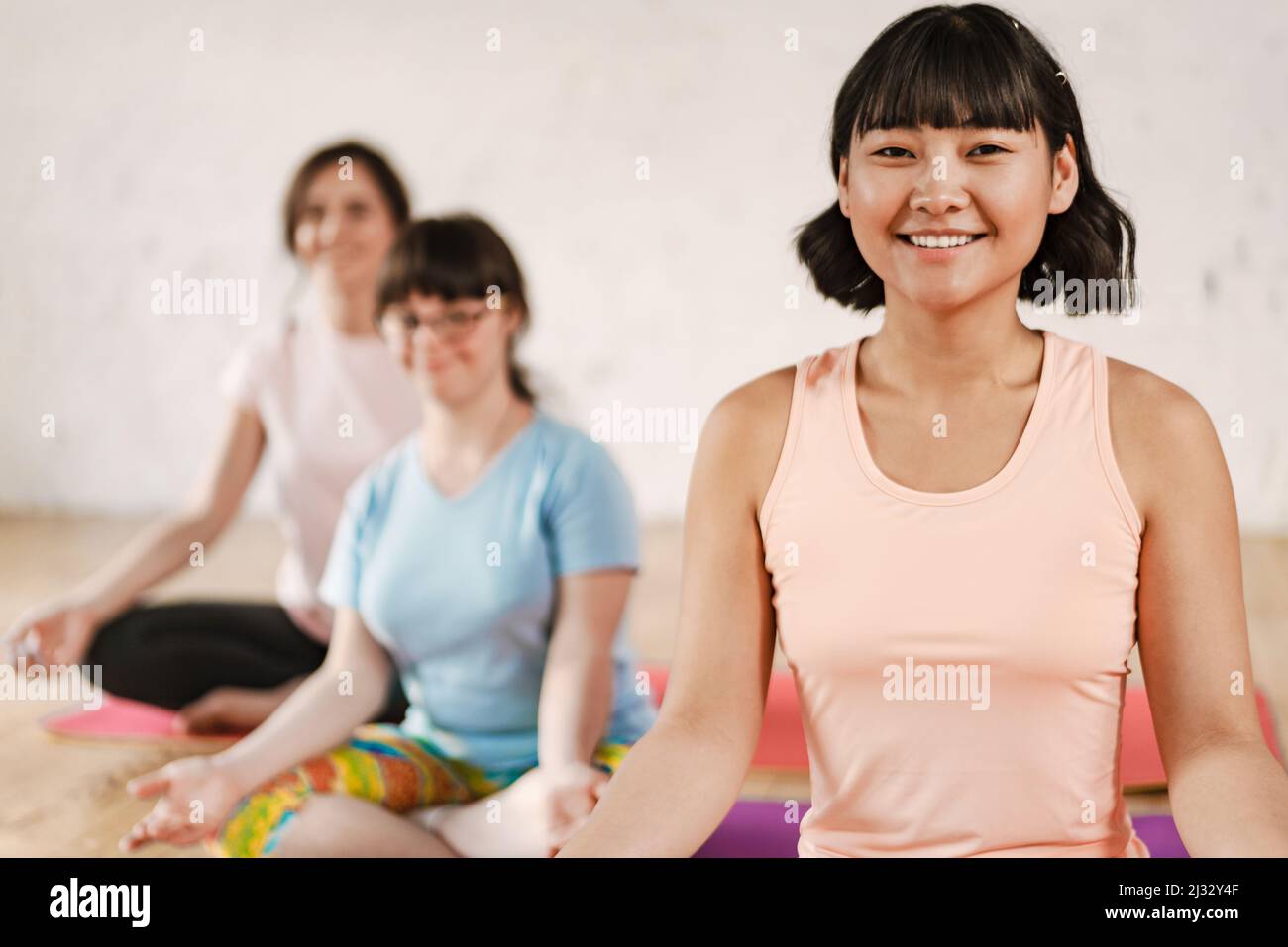 Yoga class indoors hi-res stock photography and images - Alamy