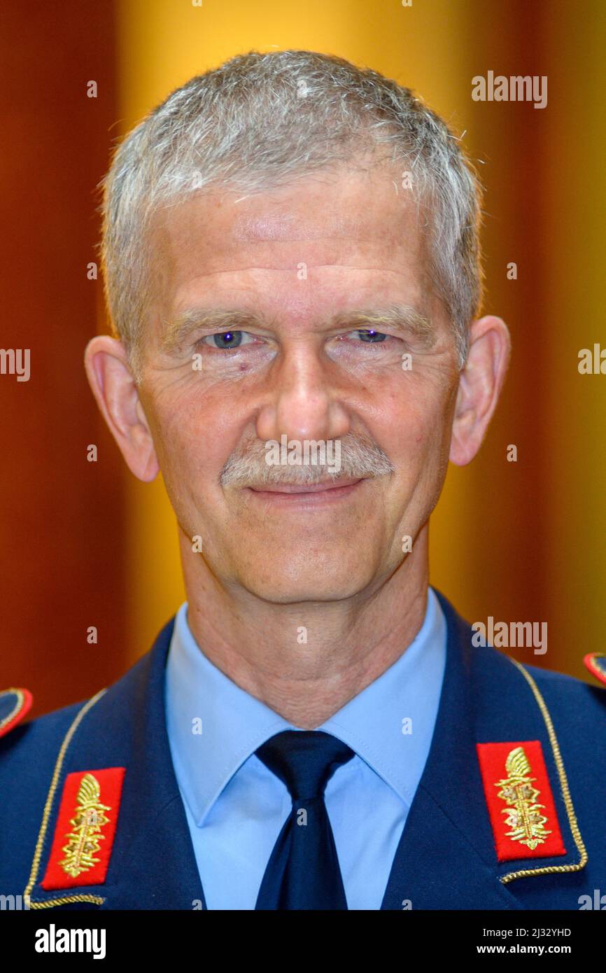 Magdeburg, Germany. 05th Apr, 2022. Lieutenant General Martin Schelleis ...