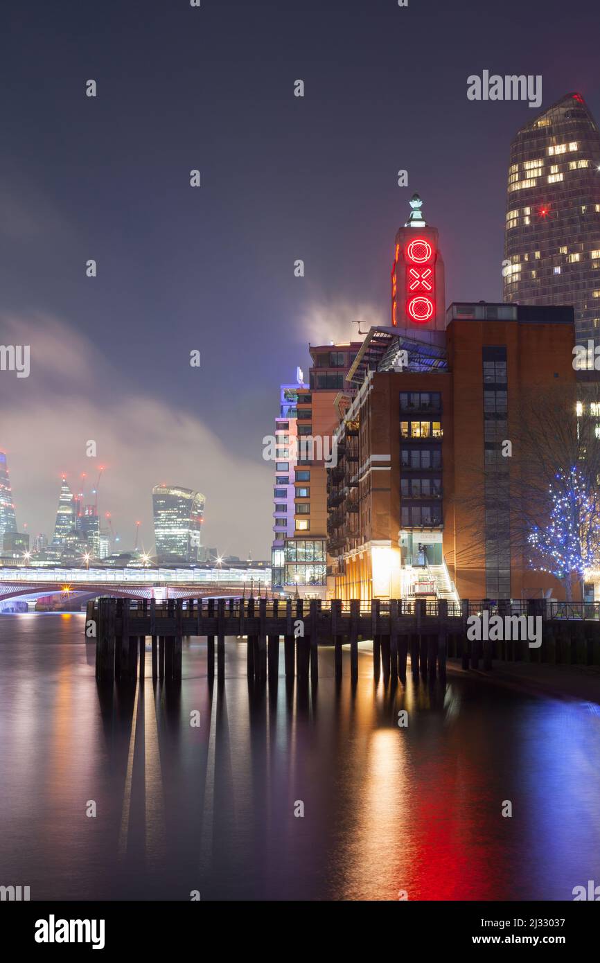 London tower pier hi-res stock photography and images - Alamy