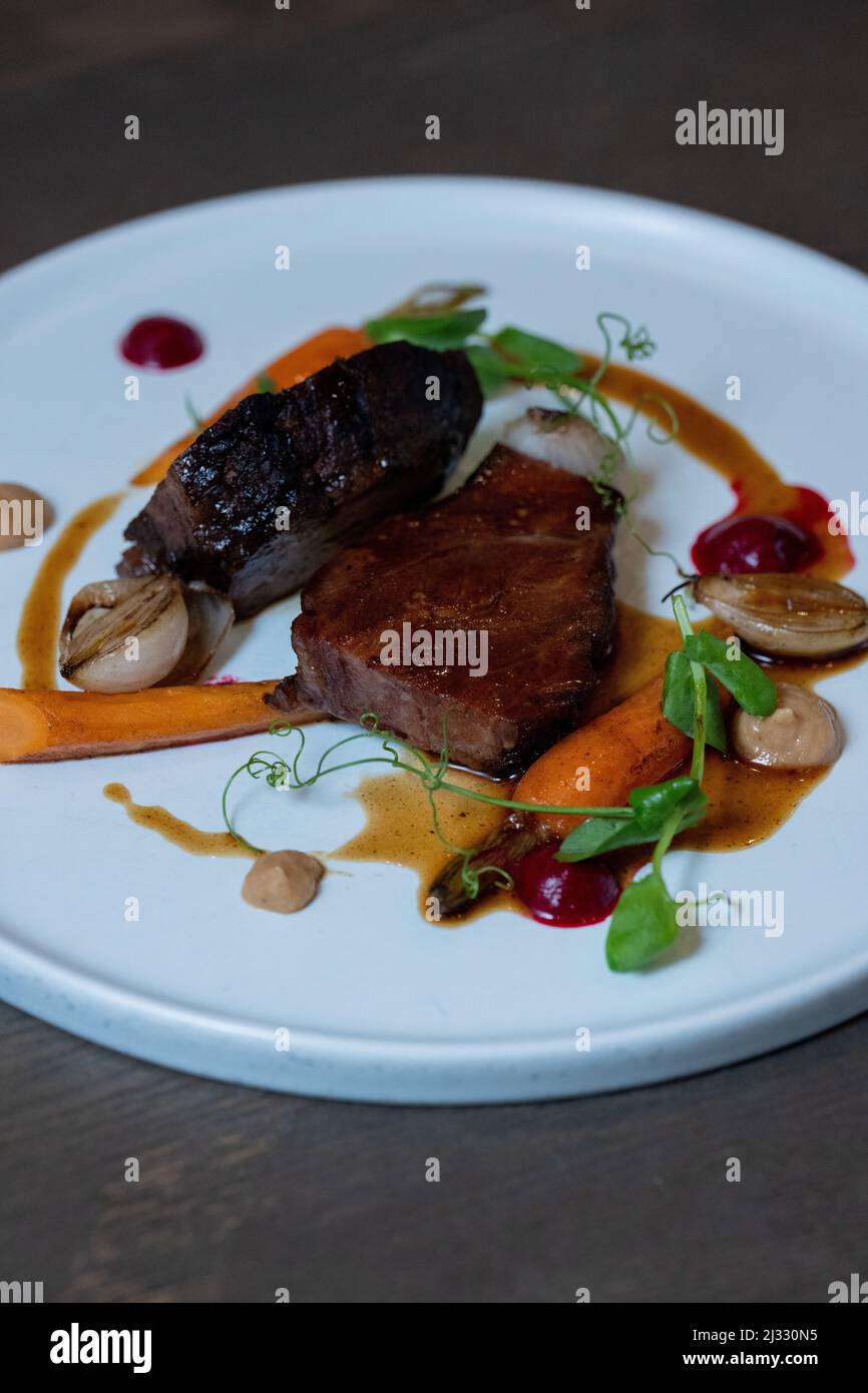Cooked beef cheek hi-res stock photography and images - Alamy