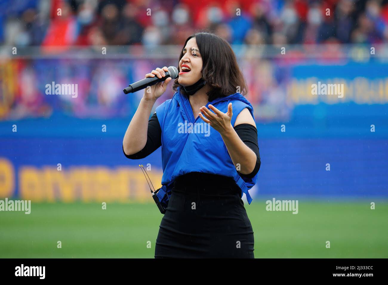 BARCELONA - MAR 13: Maria Arnal sings prior to the Primera Iberdrola ...