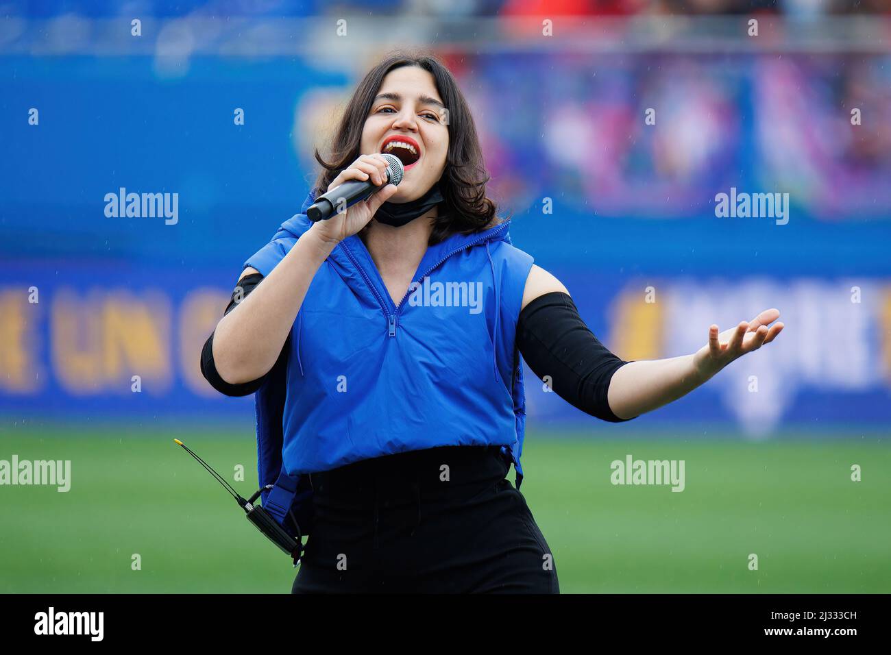 BARCELONA - MAR 13: Maria Arnal sings prior to the Primera Iberdrola ...