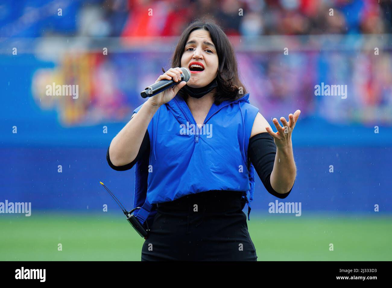 BARCELONA - MAR 13: Maria Arnal sings prior to the Primera Iberdrola ...