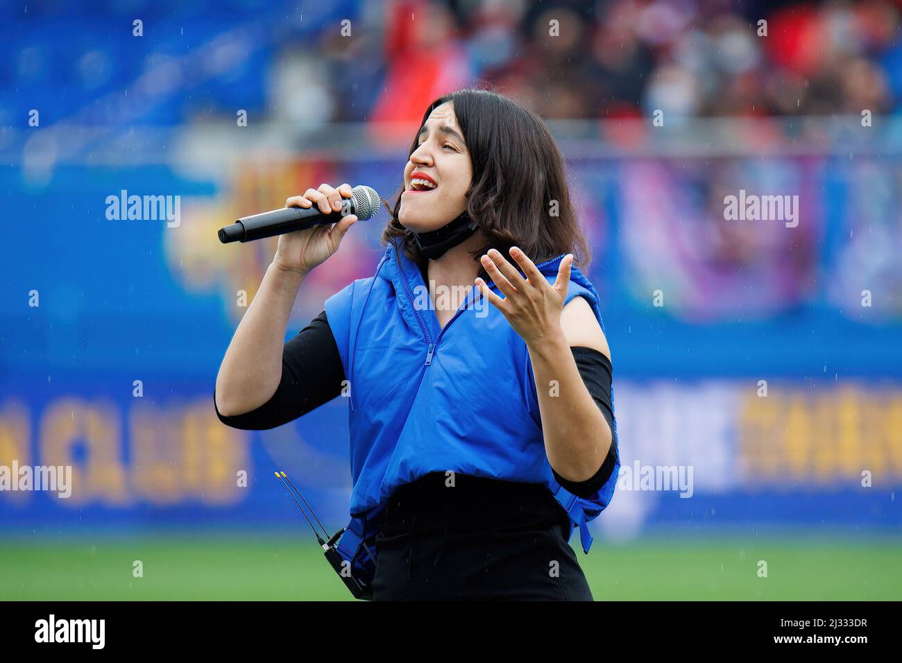 BARCELONA - MAR 13: Maria Arnal sings prior to the Primera Iberdrola ...