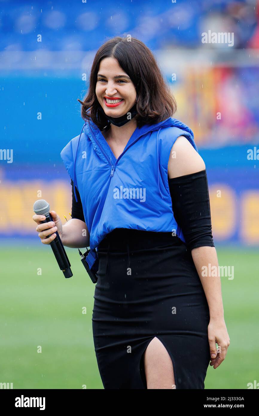 BARCELONA - MAR 13: Maria Arnal sings prior to the Primera Iberdrola ...