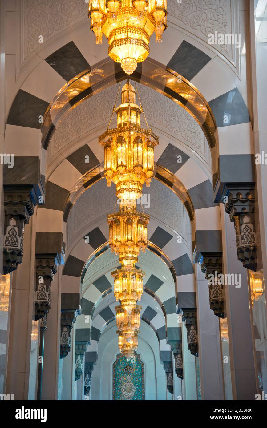 Sultan Qaboos Grand Mosque, Muscat, Oman Stock Photo - Alamy