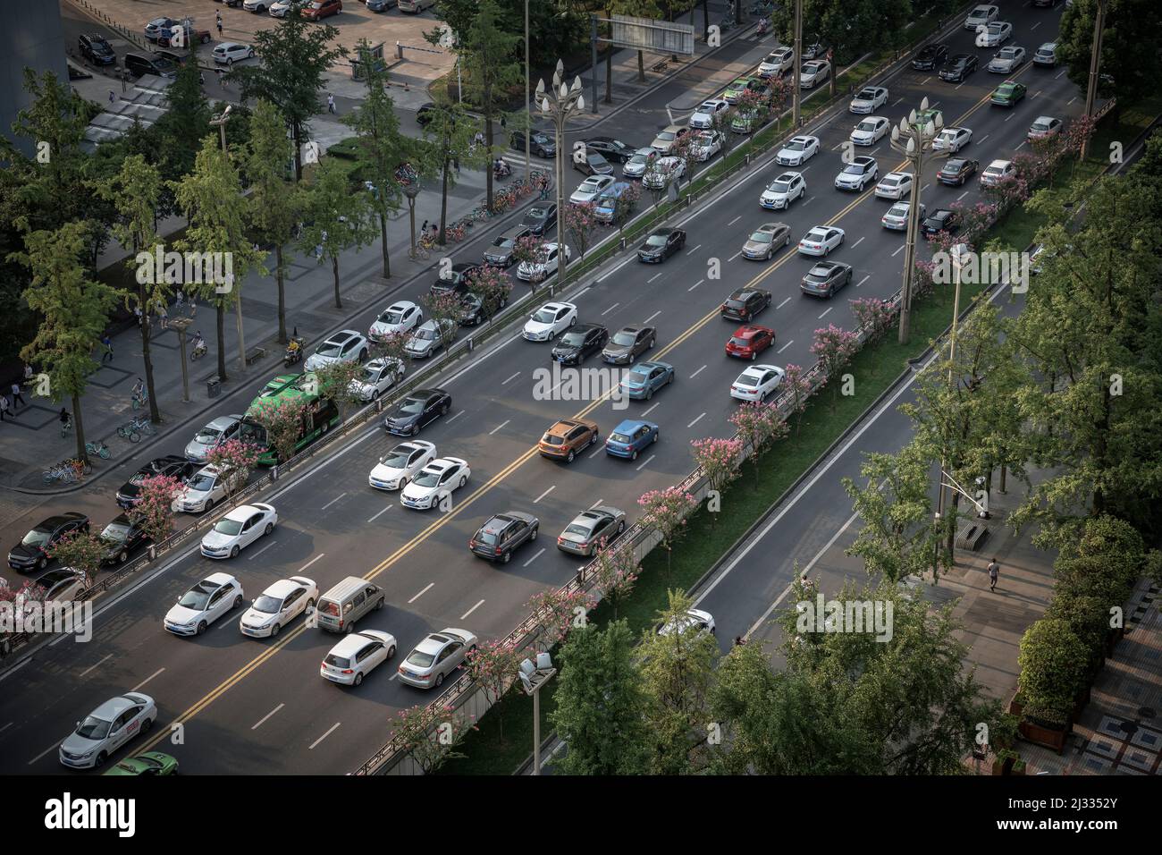 Road traffic in Chengdu, Sichuan Province, China, Asia Stock Photo - Alamy