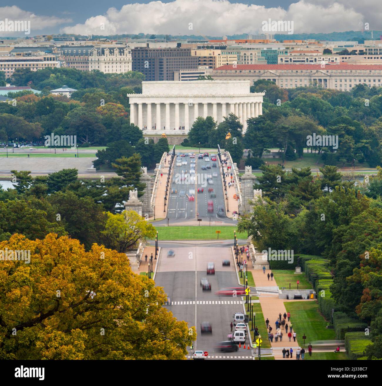 Arlington Memorial Bridge with Lincoln Memorial and Washington, DC in ...