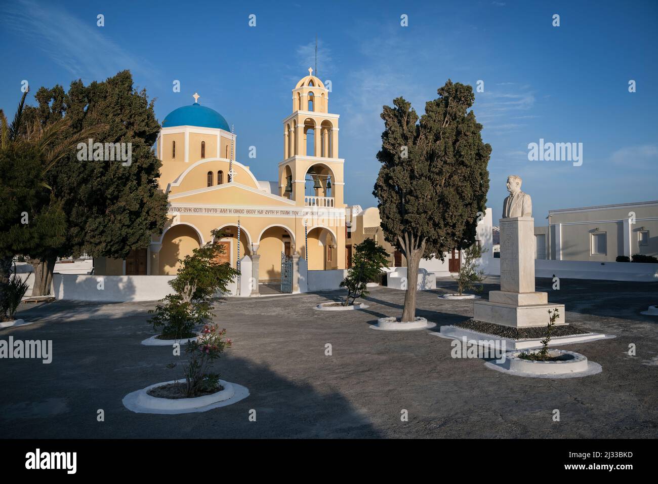 St George Church, Oia, Santorini, Santorin, Cyclades, Aegean Sea ...