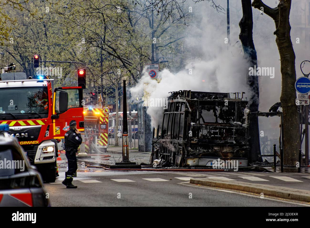 Paris, France. 04th Apr, 2022. RATP electric bus fire at Boulevard ...