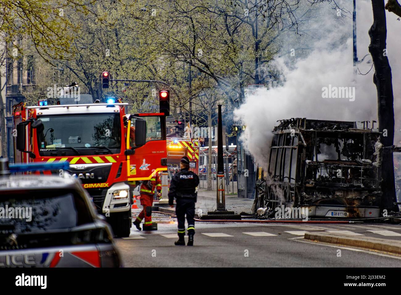 Paris, France. 04th Apr, 2022. RATP electric bus fire at Boulevard ...