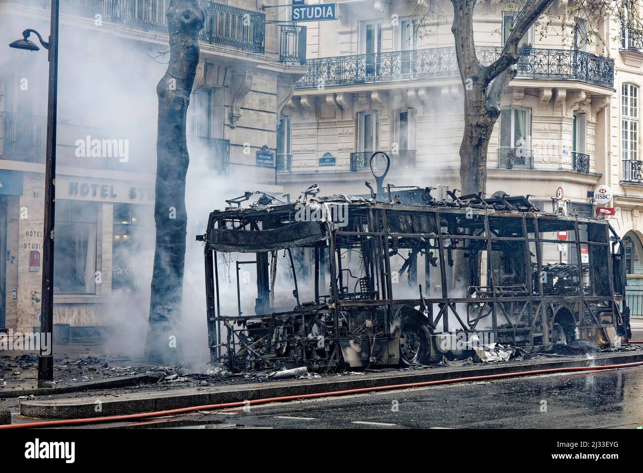 Paris, France. 04th Apr, 2022. RATP electric bus fire at Boulevard ...
