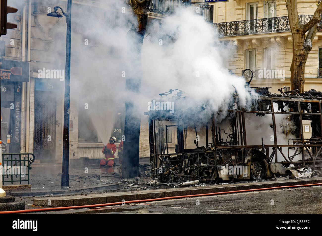 Paris, France. 04th Apr, 2022. RATP electric bus fire at Boulevard ...