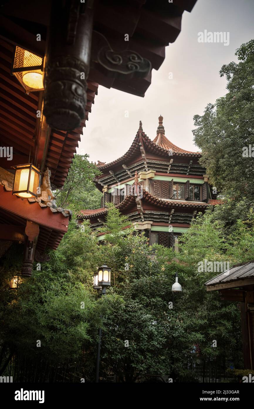 Monastery china sichuan province hi-res stock photography and images ...