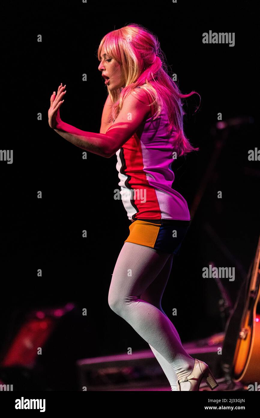 Mods dancing hi-res stock photography and images - Alamy