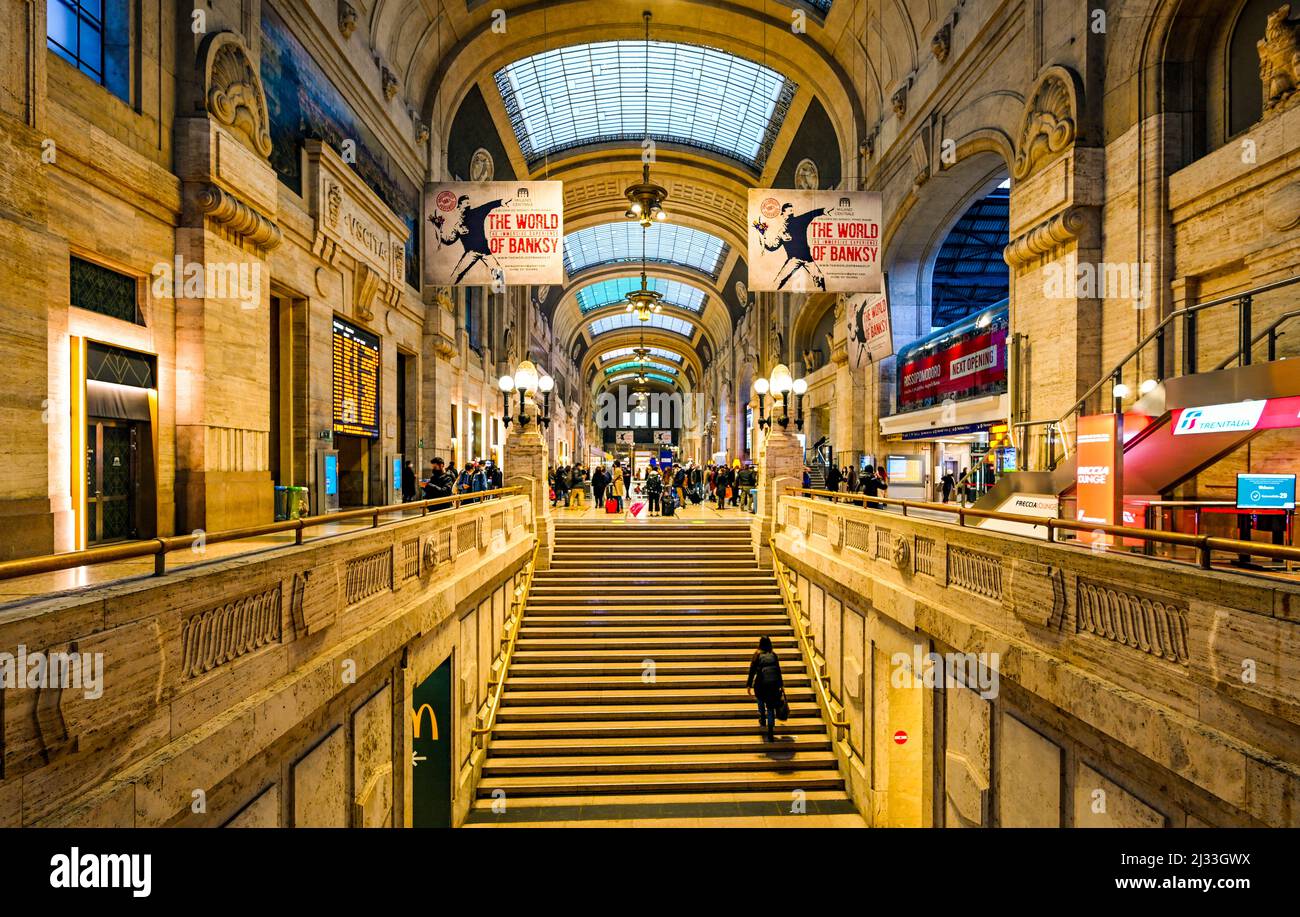 Milano centrale station interior hi-res stock photography and images ...