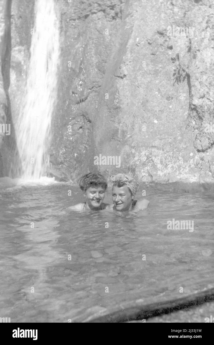 Oben Am Wasserfall Eva Brauns Photo Albums Ca 1913 Ca 1944