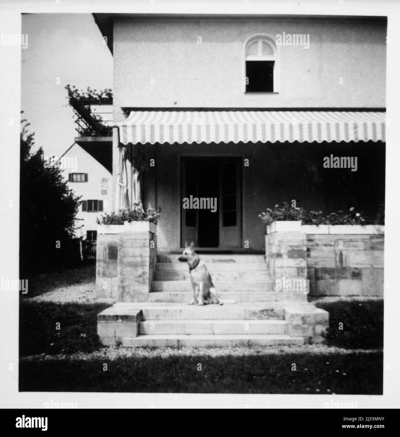 Haus, Sonne und Terasse - House, Sun and Terrace. Eva Braun's Photo ...
