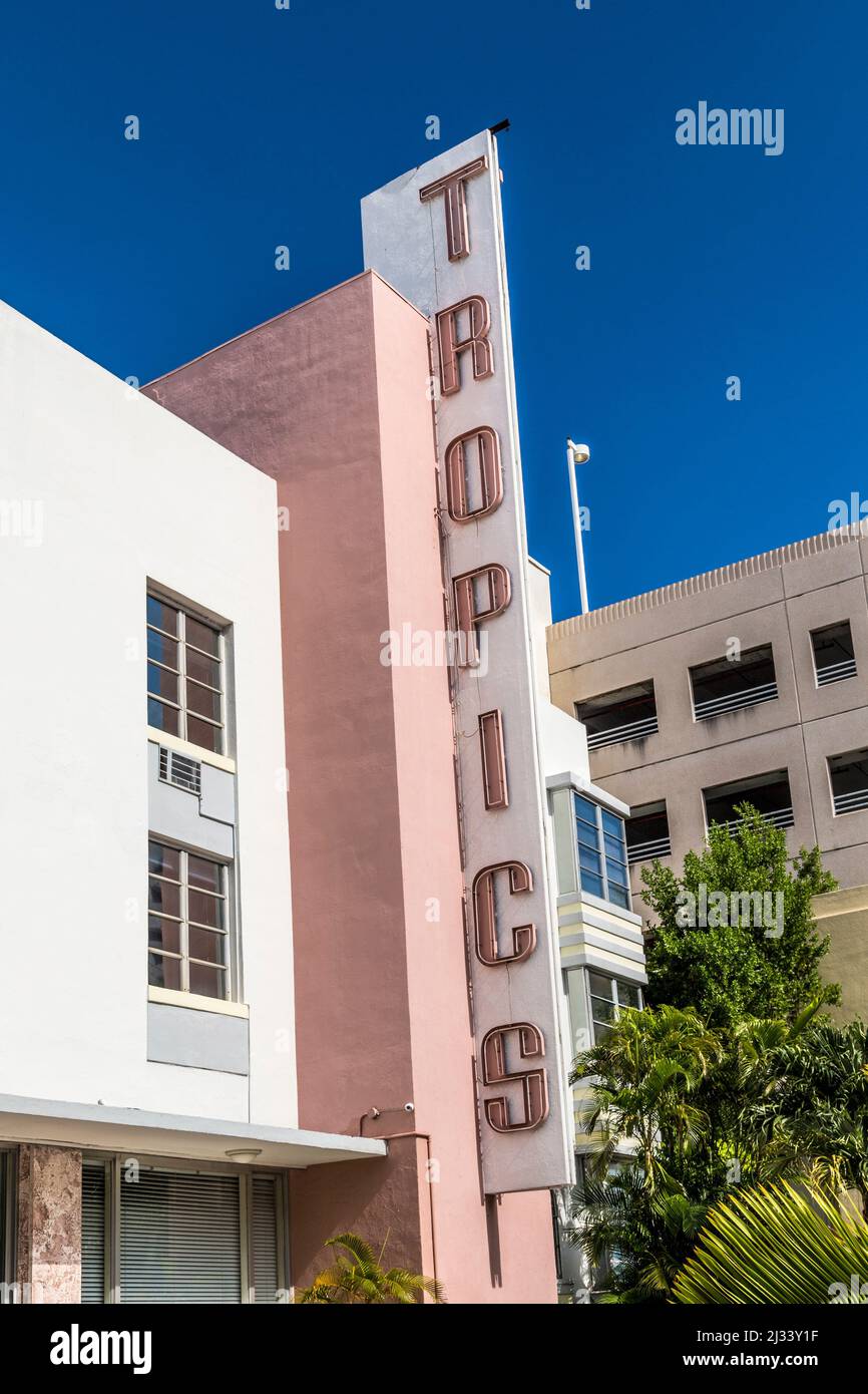 MIAMI, USA - AUG 5, 2013: facade of the Tropics Hotel, an old art deco ...