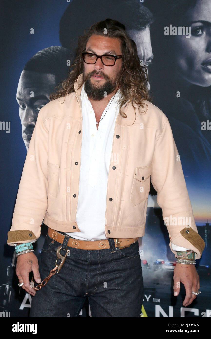 Los Angeles, CA. 4th Apr, 2022. Jason Momoa at arrivals for AMBULANCE ...