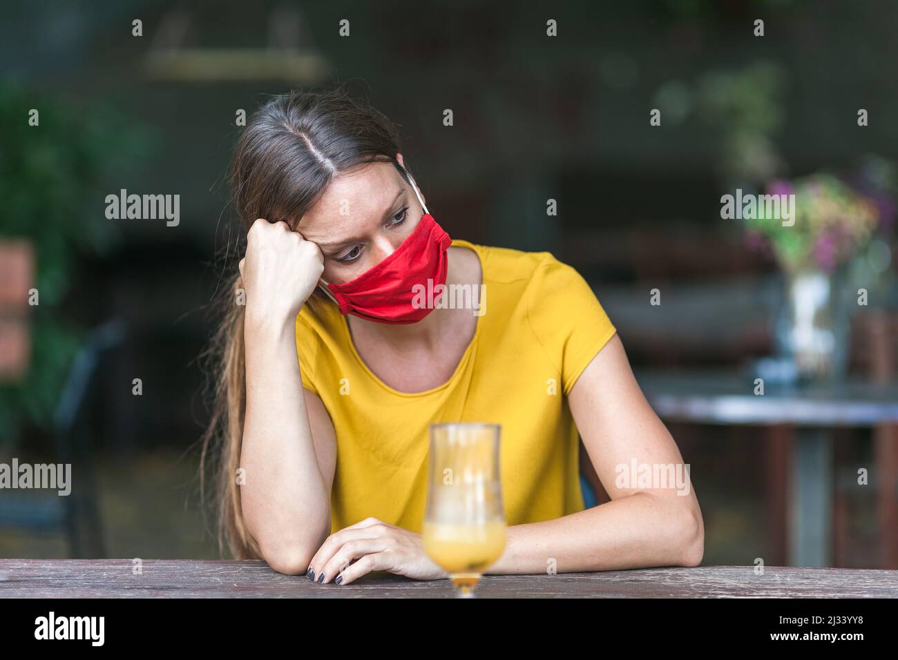 Young woman facemask hi-res stock photography and images - Alamy