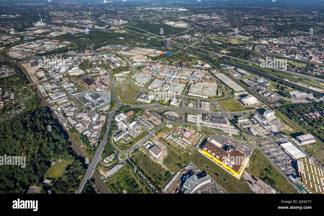 Centro oberhausen shopping centre with gasometer hi-res stock ...