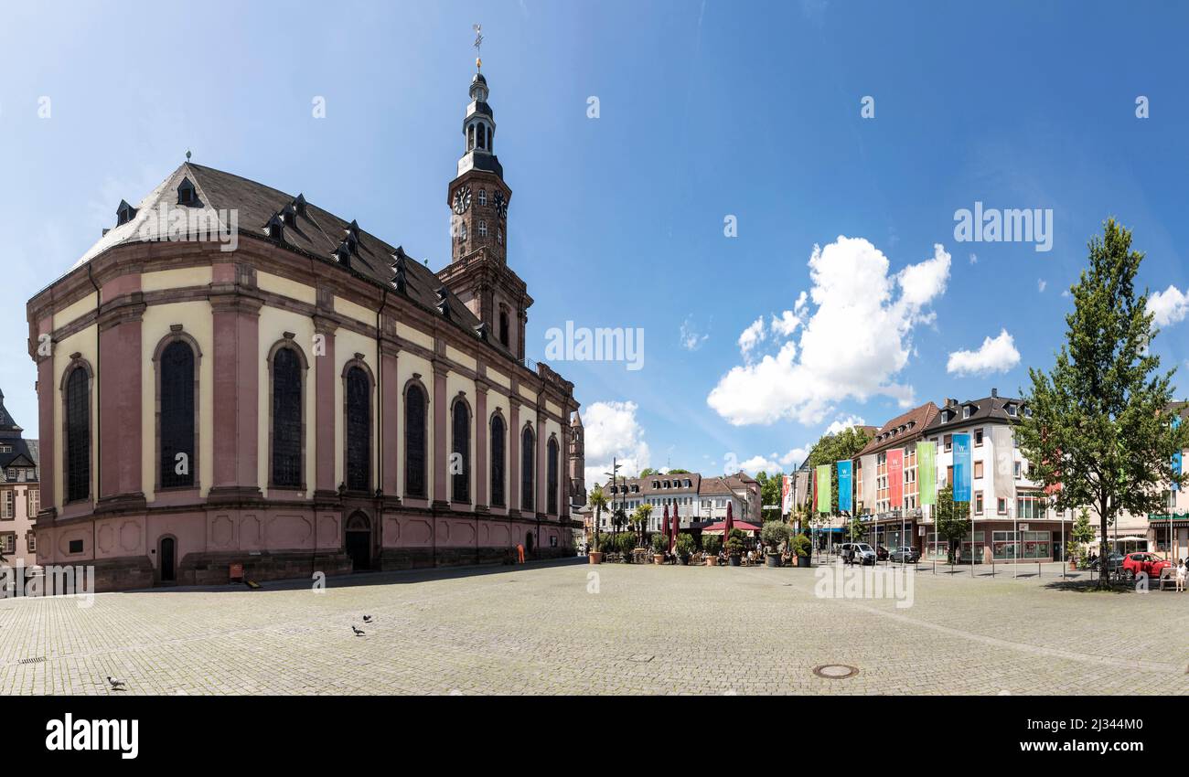 WORMS, GERMANY - MAY 15, 2017: view to the central Market place with ...