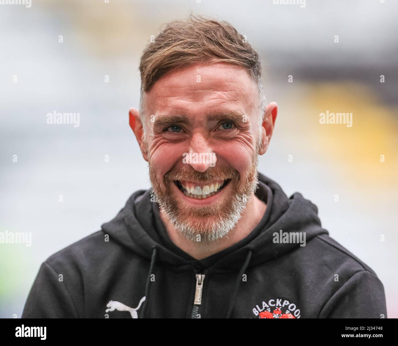 Richard Keogh #26 of Blackpool arrives at Deepdale Stock Photo - Alamy