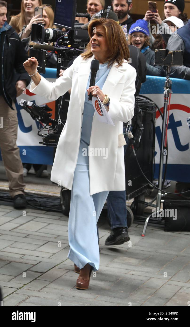 April 5, 2022, New York, New York, USA: Todayâ€™ show co- host HODA ...