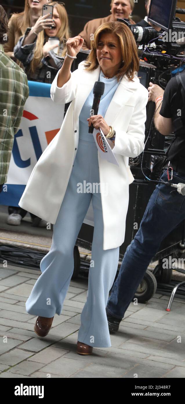 April 5, 2022, New York, New York, USA: Todayâ€™ show co- host HODA ...