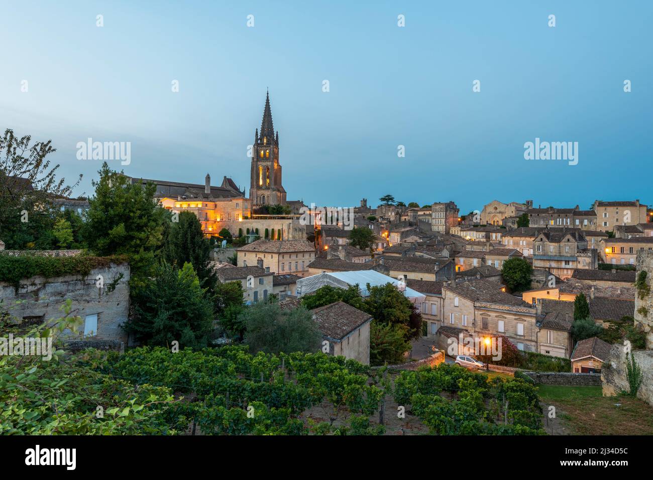 Old town of Saint Emilion, rock church, Unesco world heritage, France ...