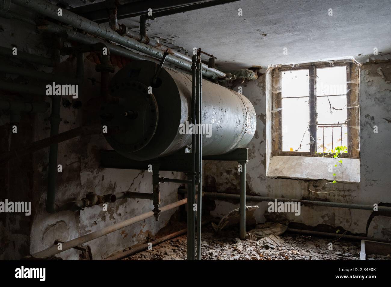 Water tank house hi-res stock photography and images - Alamy