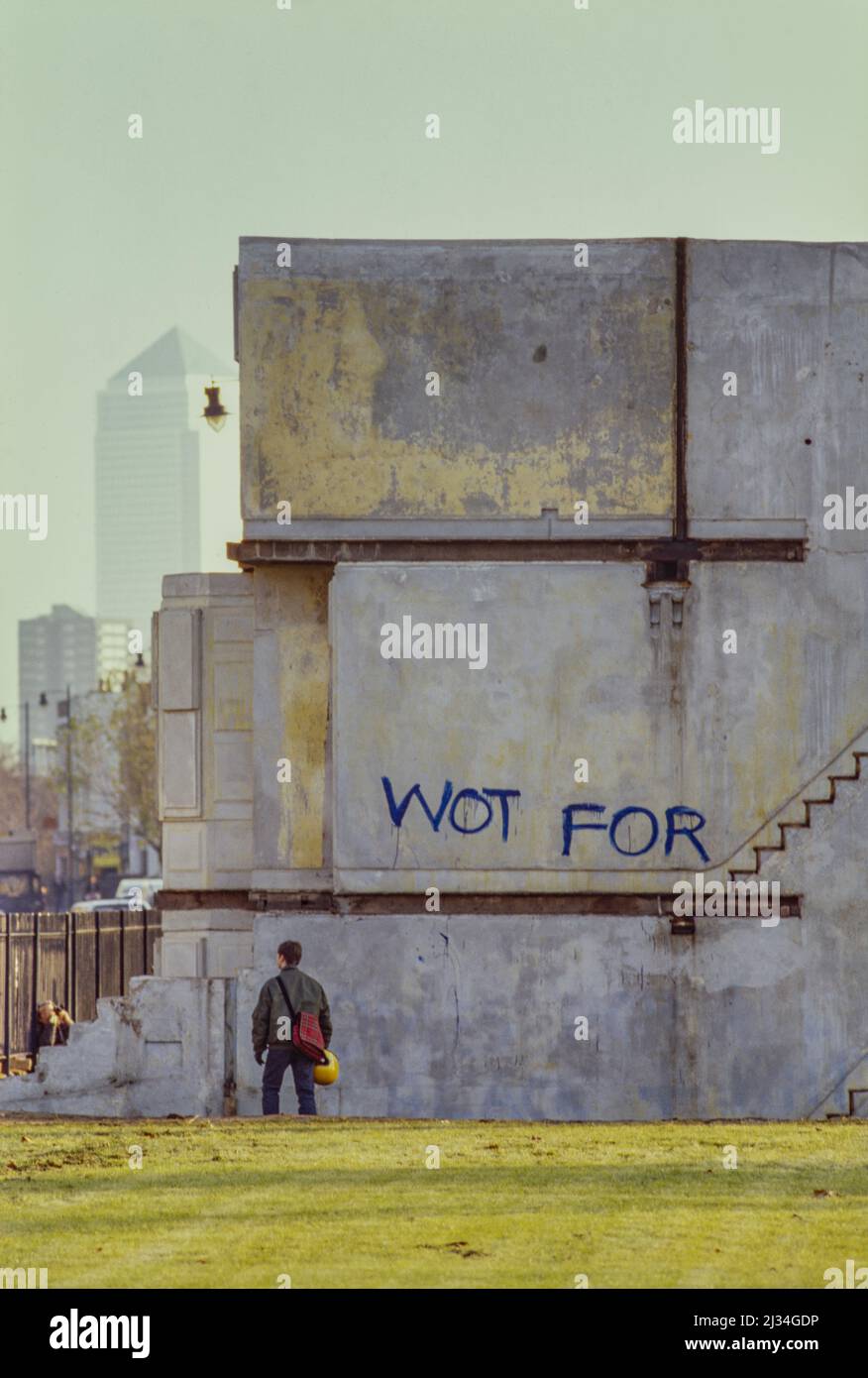 Victorian end terrace house hi-res stock photography and images - Alamy