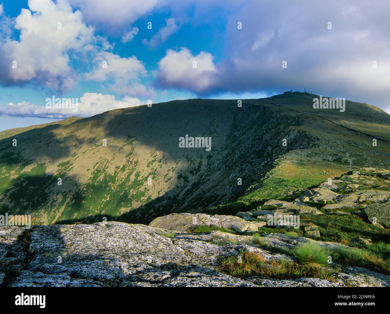 Looking across the Great Gulf headwall at Mount Washington from Clay ...