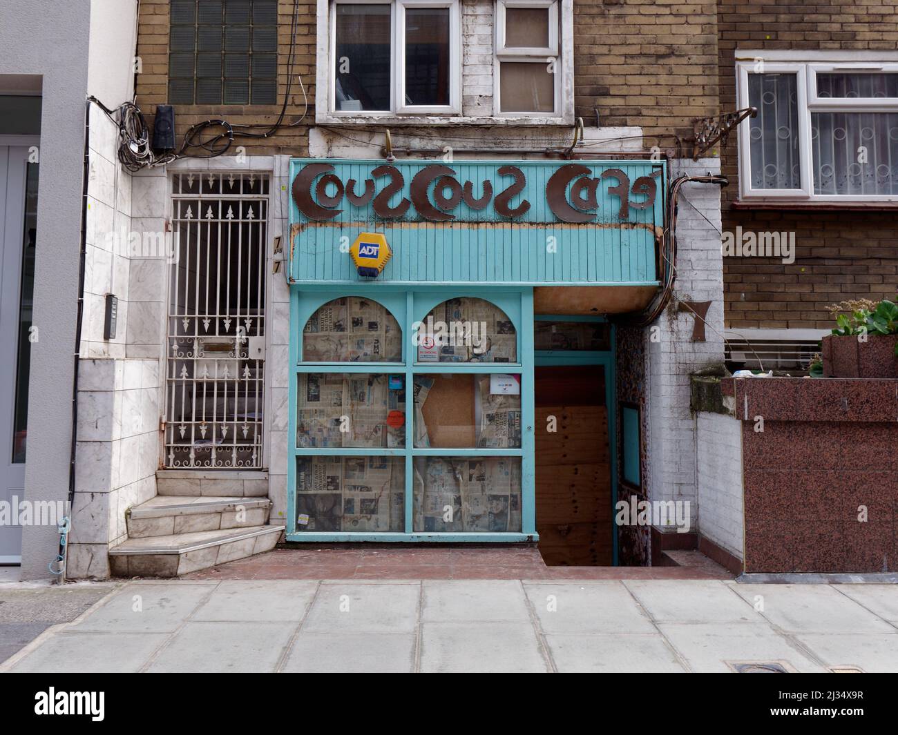 Quaint cafe hi-res stock photography and images - Alamy