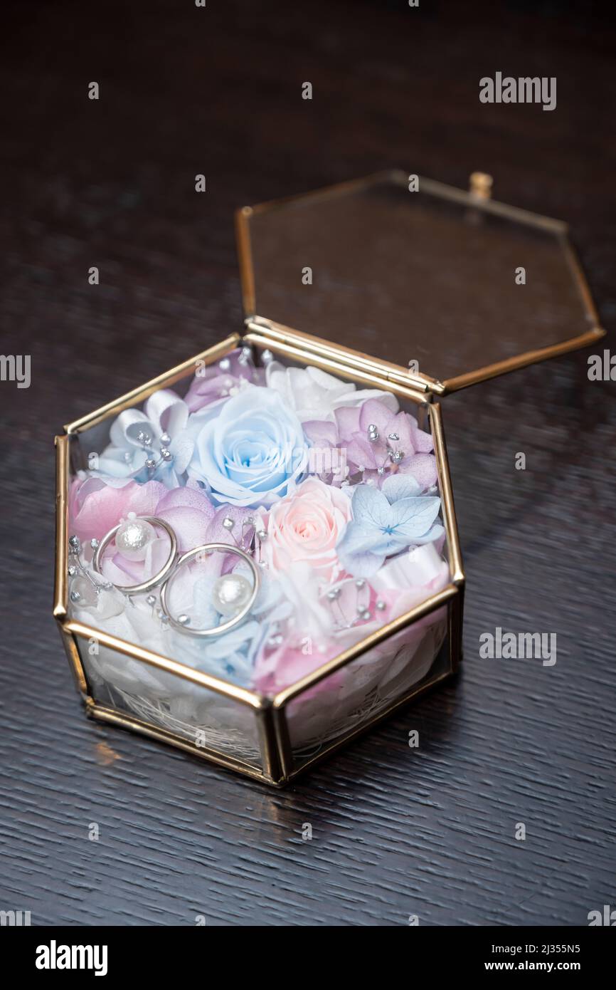 Gold altar box hi-res stock photography and images - Alamy