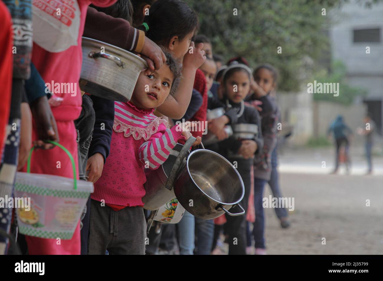 Children gaza food hi-res stock photography and images - Alamy