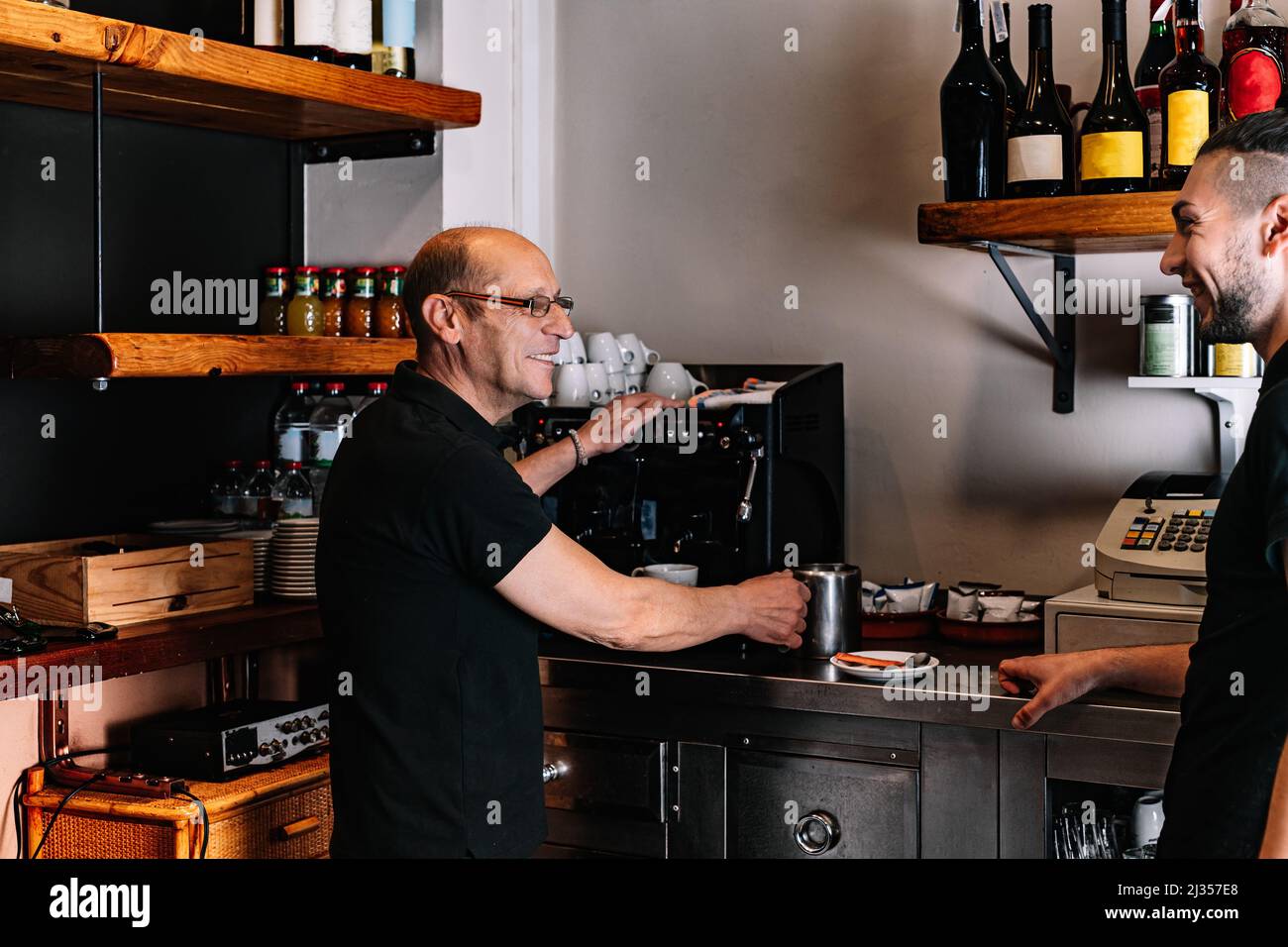 Waiters talking hi-res stock photography and images - Alamy